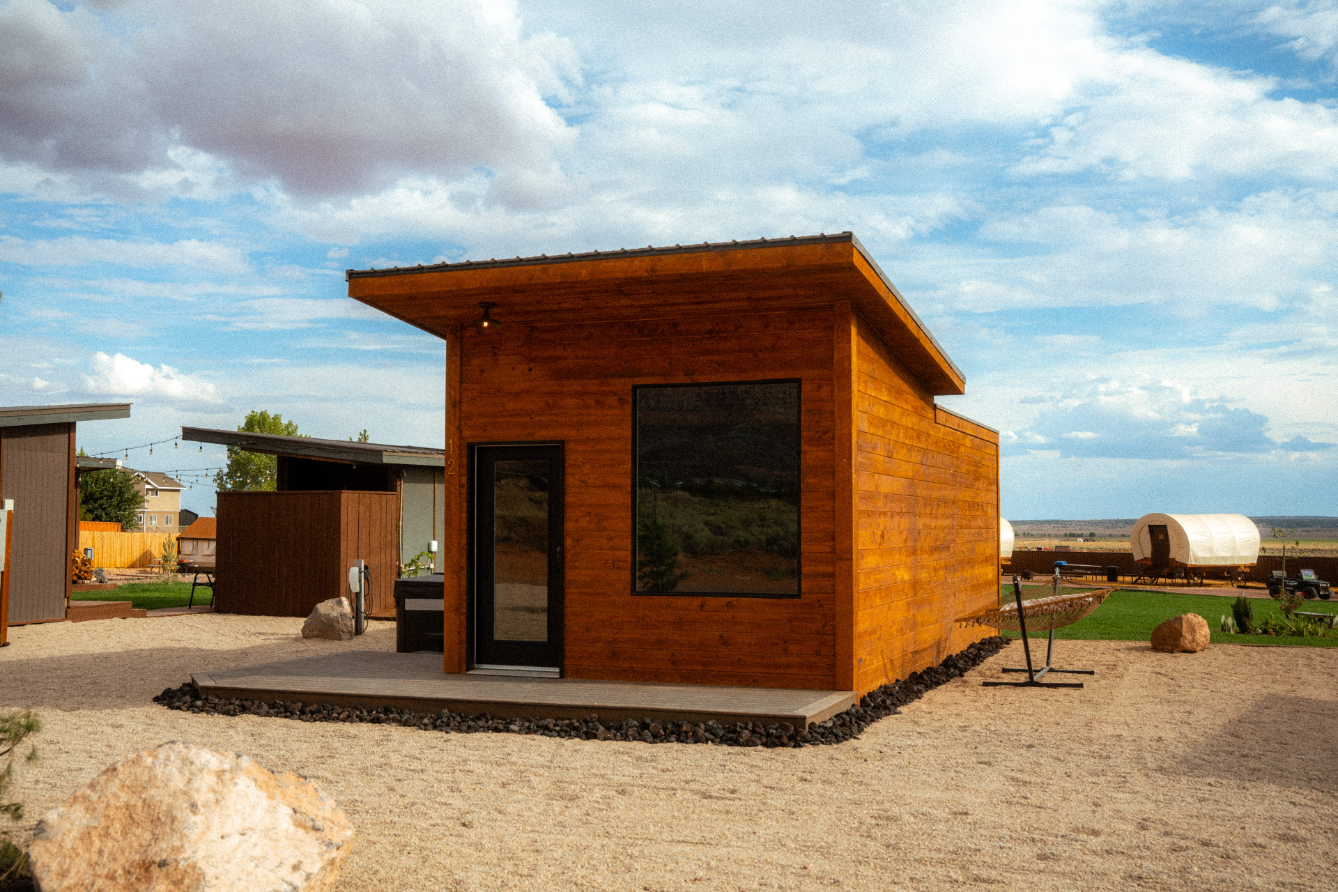 Desert Sage Retreat - Luxury Desert Camping Near Zion & Grand Canyon